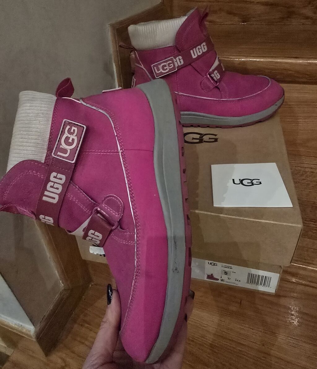 Gležnjače, UGG, 37