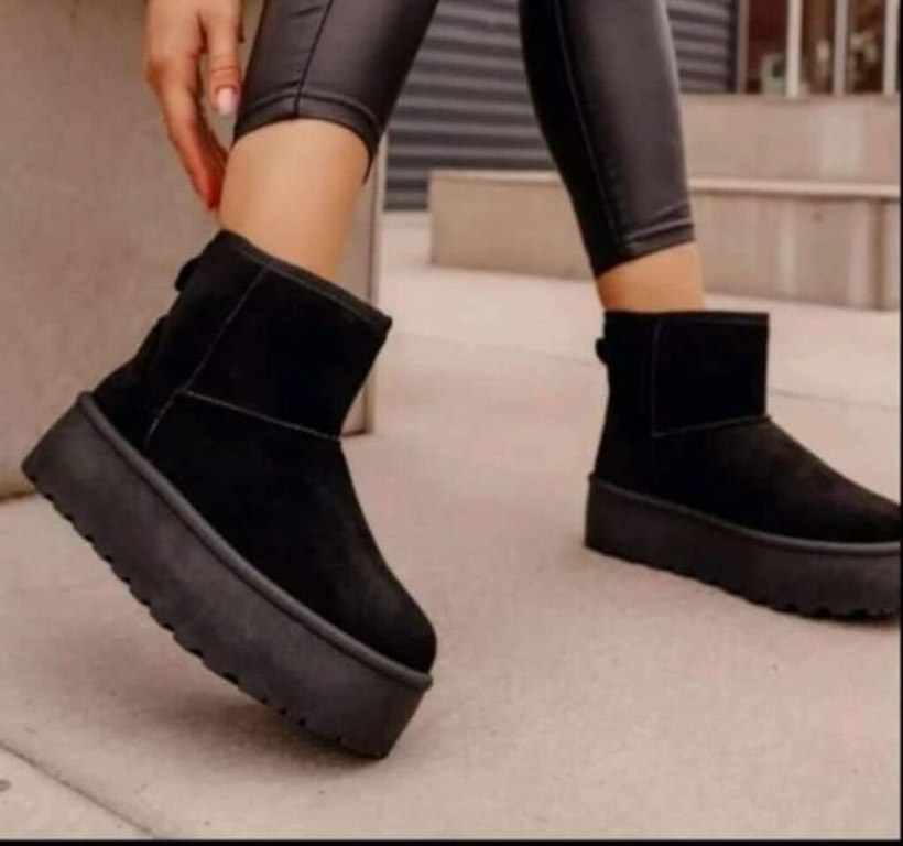 Ugg mini čizme, bоја - Crna, 39