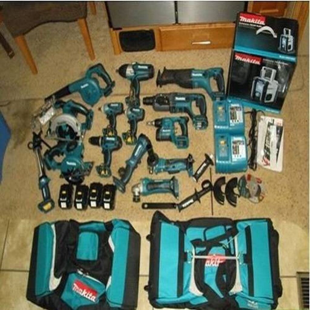 Makitas LXT1500 18-Volt LXT Lithium-Ion Cordless 15-Piece Combo Kit