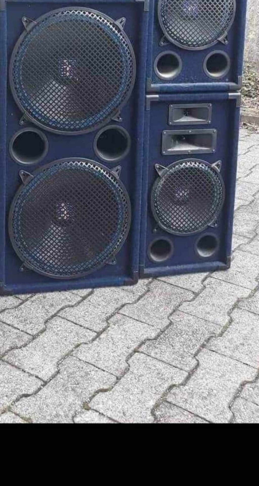 Zvucnici na prodaju bass 15 su 1100w male su 10 po 430