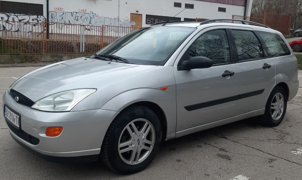 Ford Focus: 1.6 l | 2000 г. 224000 km. Minibus