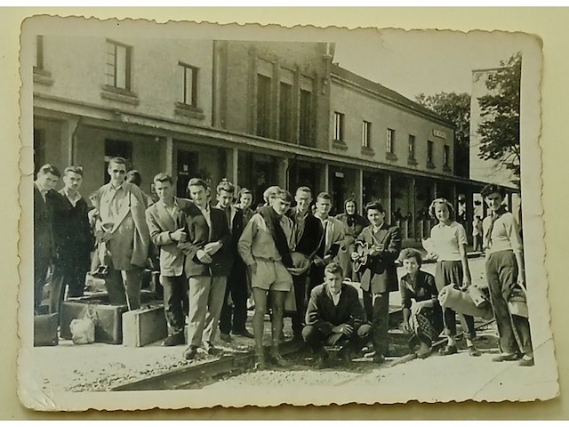 Na mitrovačkoj železničkoj stanici 1955.