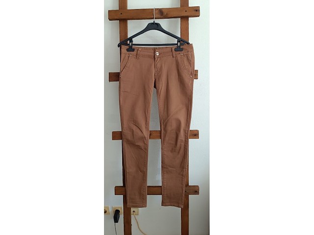 Poslovno elegantne braon pantalone vel.29