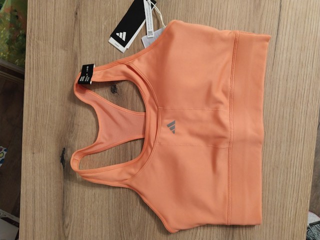 Novi Adidas crop top