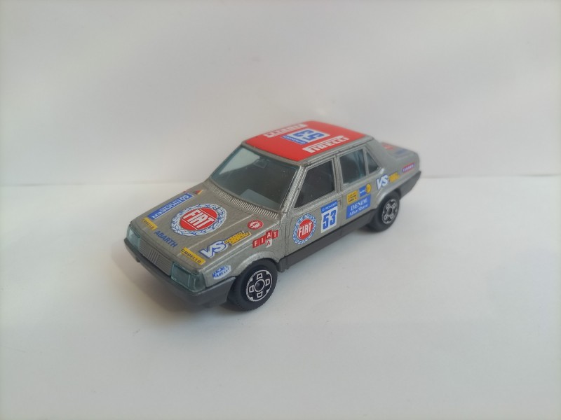 Auto Burago FIAT Regata scala 1/43 made in Italy