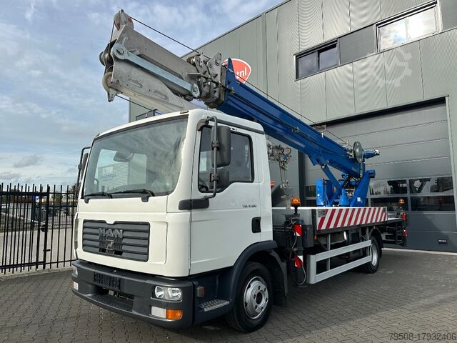 Dizalica na celom terenu
Böcker Bocker AK 32/1500 SPS Truck Crane, new remote!