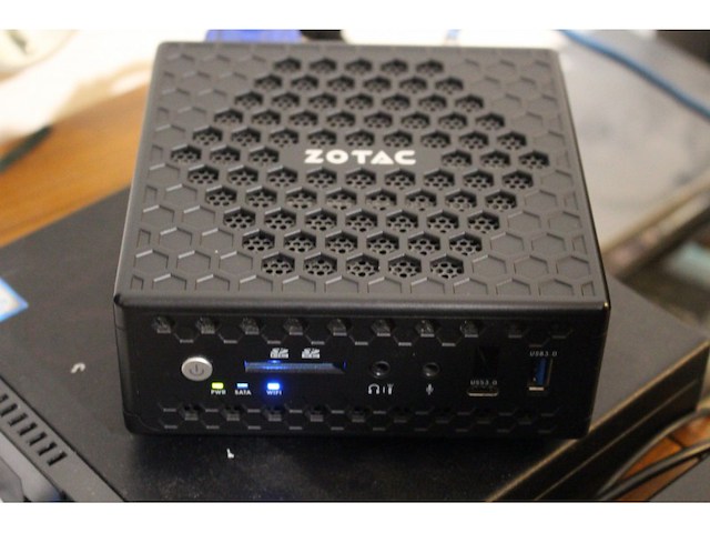 ZOTAC ZBOX-CI323NANO radio svega 10h.