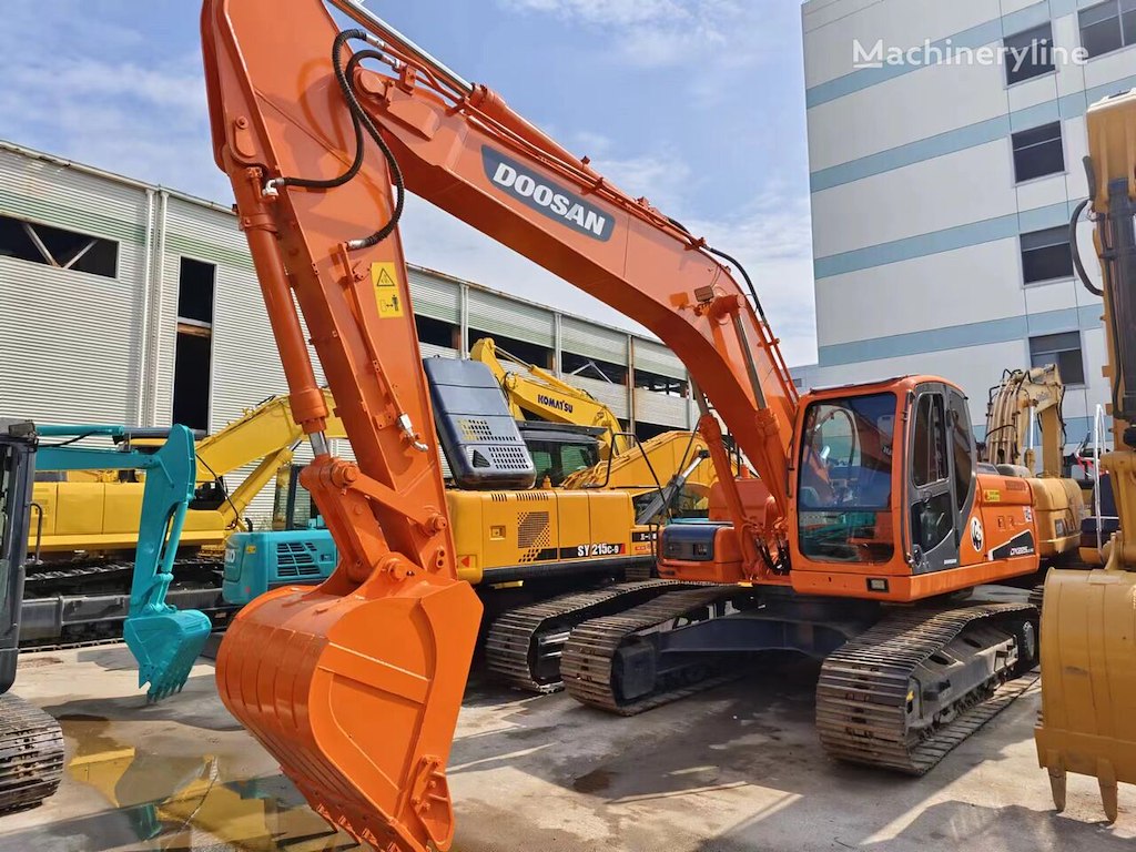 Doosan DX225LC-9C bager guseničar