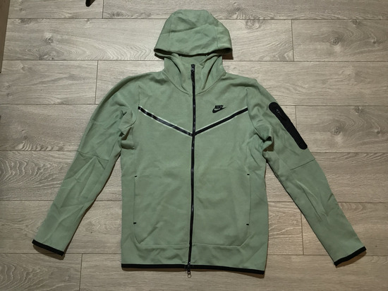 Nike Tech Fleece ženski duks vel. M / L