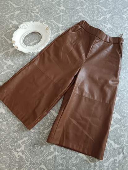 Zara (kožne) 3/4 pantalone S