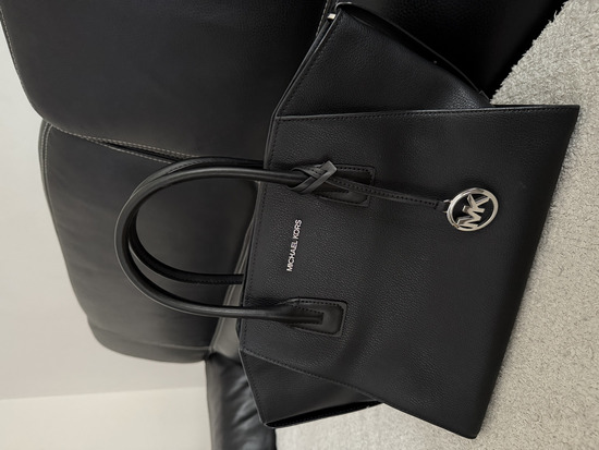 Michael Kors crna torba