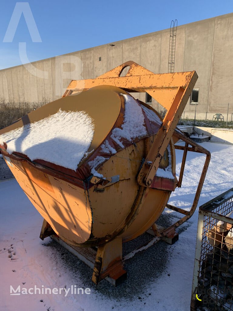 Prodaje se kantu za beton na aukciji