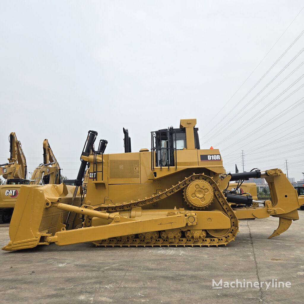 Caterpillar D10R buldožer