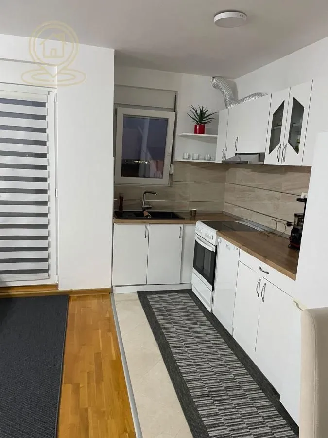 Izdavanje, trosoban stan, 55m2, Ledine, Beograd