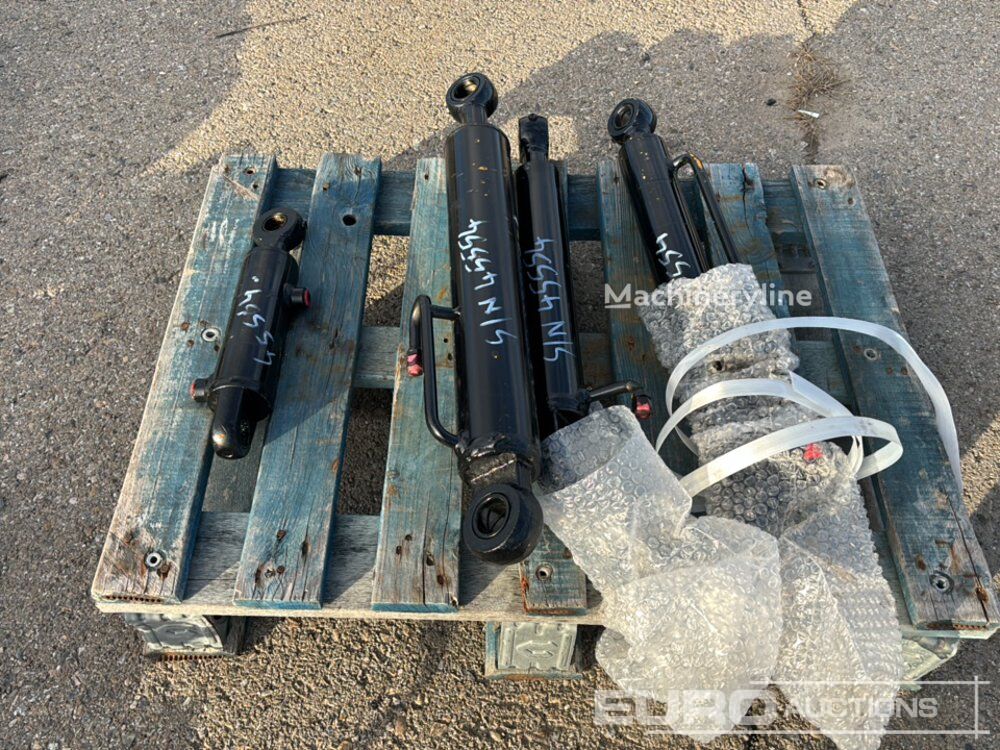 Prodaje se Captok Mini Excavator Cylinder, To Suit 1-3 Ton Excavator hidraulične makaze na aukciji