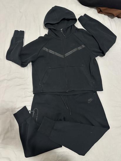 Nike tech fleece