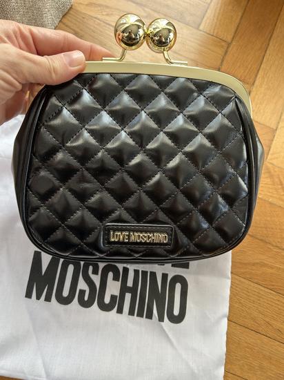 NOVA Crna tasnica Love Moschino