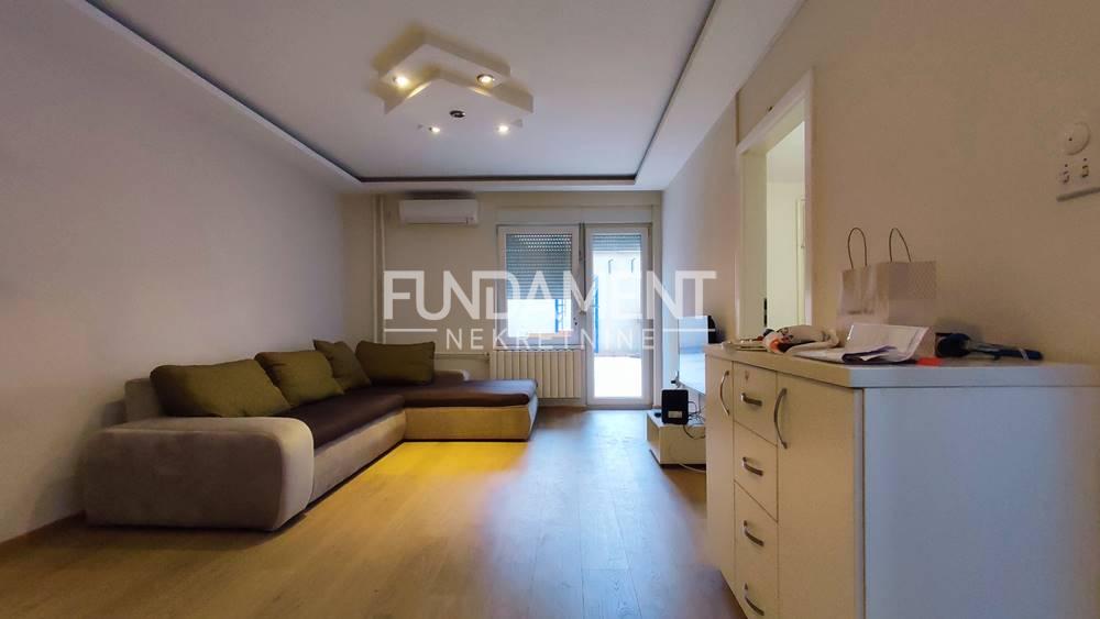 2.5 Kulina Bana 57m2 + terasa 50m2, pr, cg, klima, namešten ID#1682 500 €