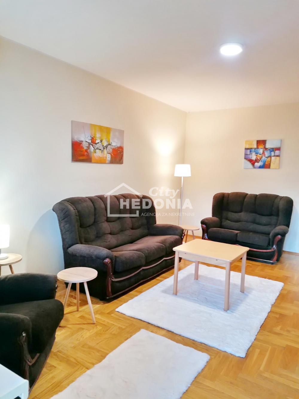 Gradska bolnica, izdavanje, noviji, 3.0, namešten ID#9742 900 €