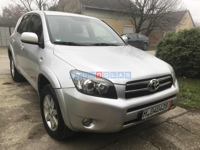 Prodajem Toyotu RAV4 2.2 D-4D, godište 2008. Automobil je u