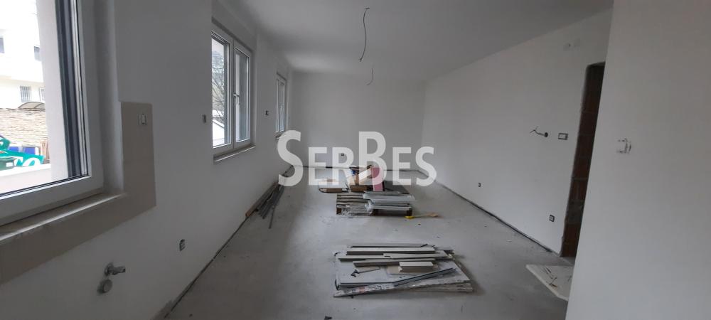 Odličan nov 3,0 stan 77m2 u urbanoj vili kod Bulevara Oslobođenja ID#1596 261.700 €