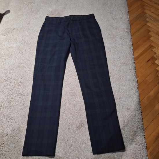 Muske karirane Zara pantalone snizene 1500