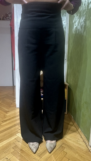 Pantalone P. S. fashion potpuno nove