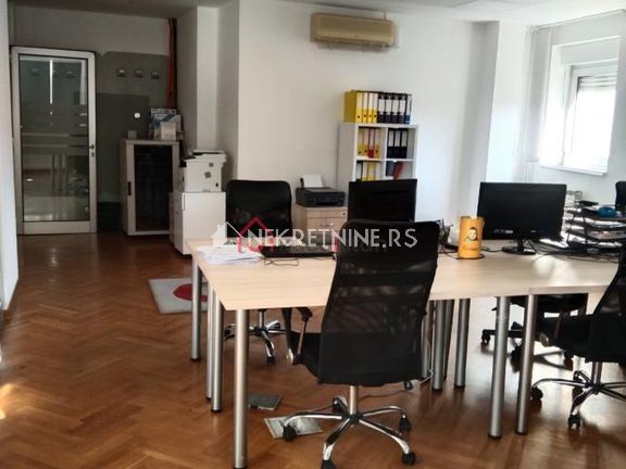 FOR RENT – OFFICE BUILDING NEAR SLAVIJA WITH PARKING