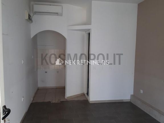 Rakovica, Centar, Dr Milivoja Petrovića , Lokal, 17m2, 250 EUR