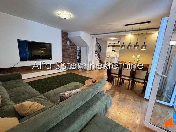 Vračar, Hram Svetog Save, Kuća, 112m2, 2100 EUR, ID 49986