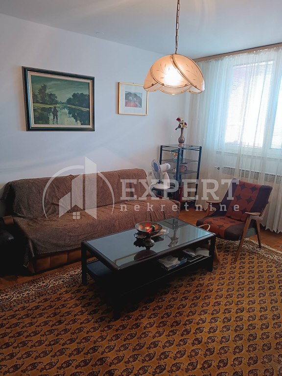 Trosoban stan, 80 m2, Dom zdravlja, Bulevar Nemanjića ID: i-012948