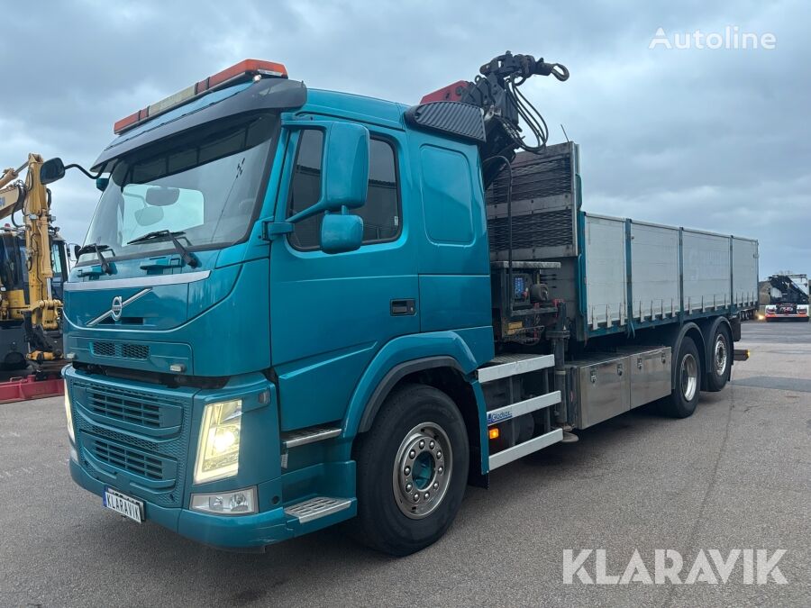 Prodaje se Volvo FM kamion s ravnom platformom na aukciji