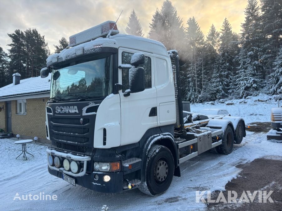 Prodaje se Scania R560 rol kiper sa kukom na aukciji