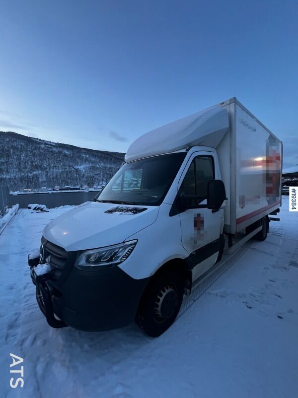 Mercedes-Benz Sprinter box truck 4x2 w/ Zepro lift kamion furgon < 3.5t