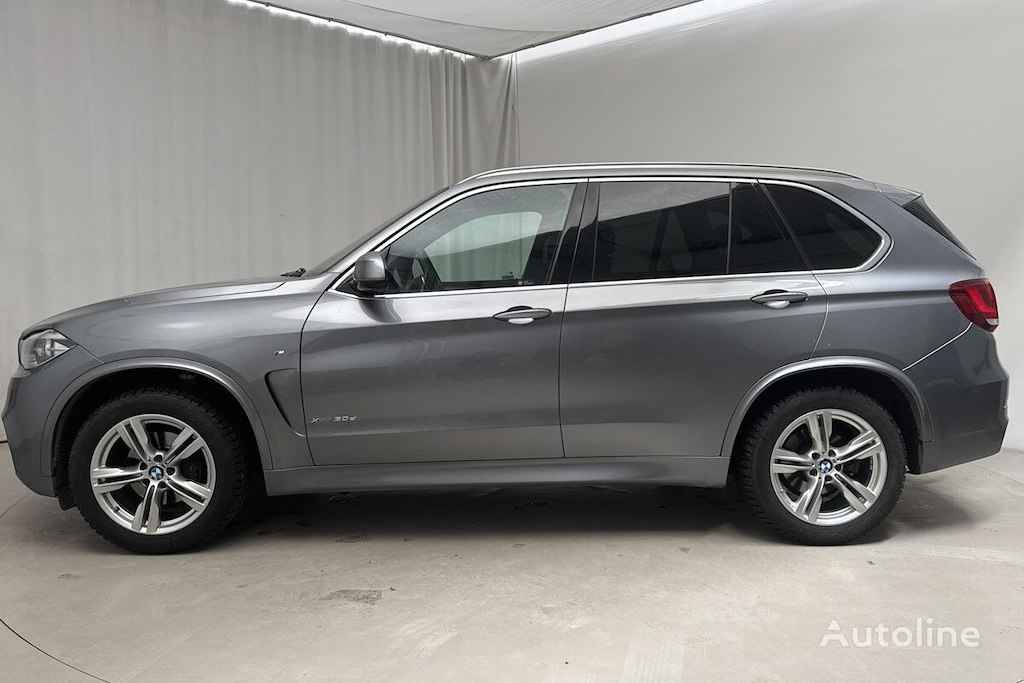 Prodaje se BMW X5 krosover na aukciji