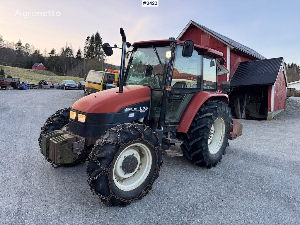 New Holland L 75 traktor točkaš