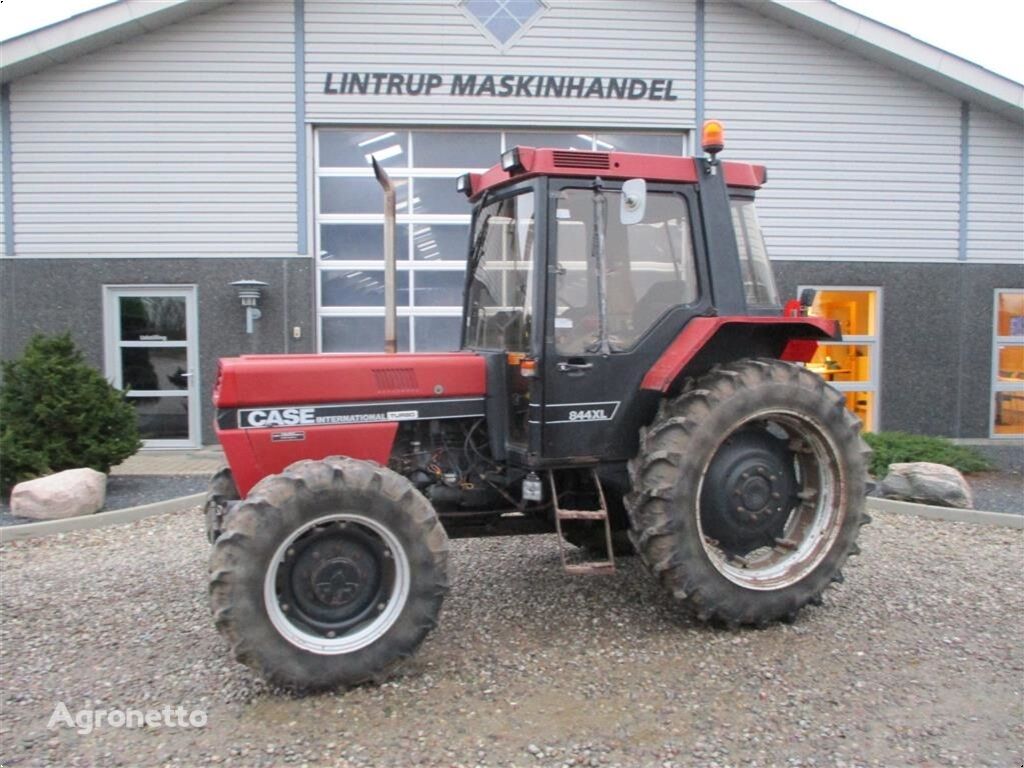 Case IH 844 XL traktor točkaš