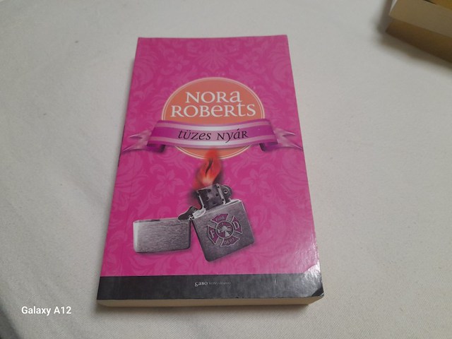 Nora Roberts Tüzes nyàr