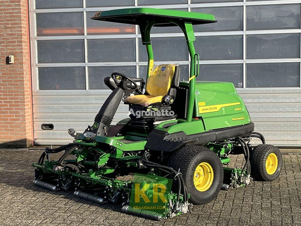 Novi John Deere 8700A traktor kosilica