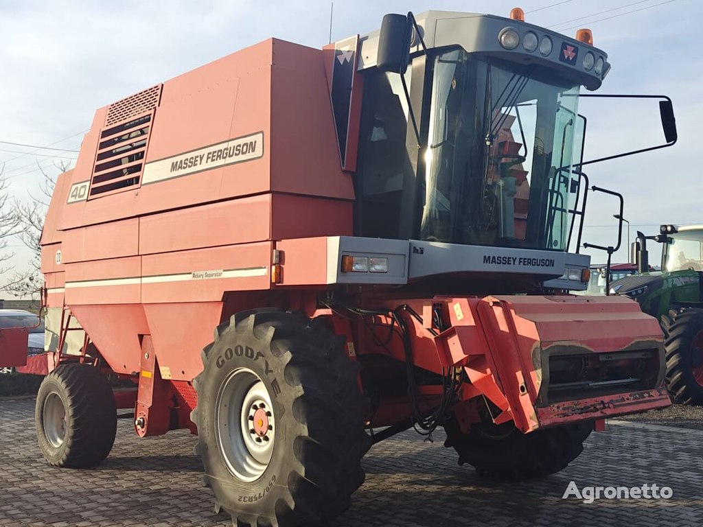 Massey Ferguson 40 RS kombajn za žito