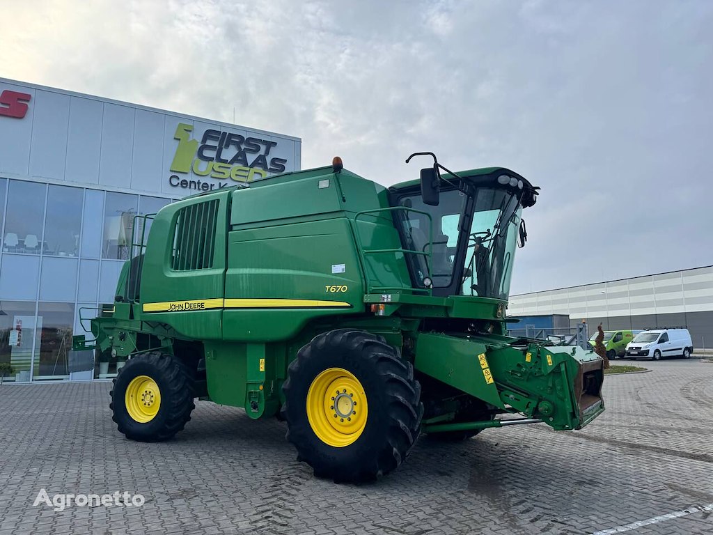 John Deere T670 kombajn za žito