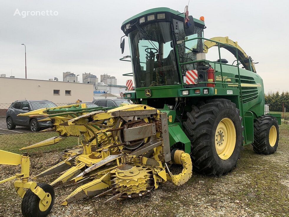 John Deere 7200 krmni kombajn