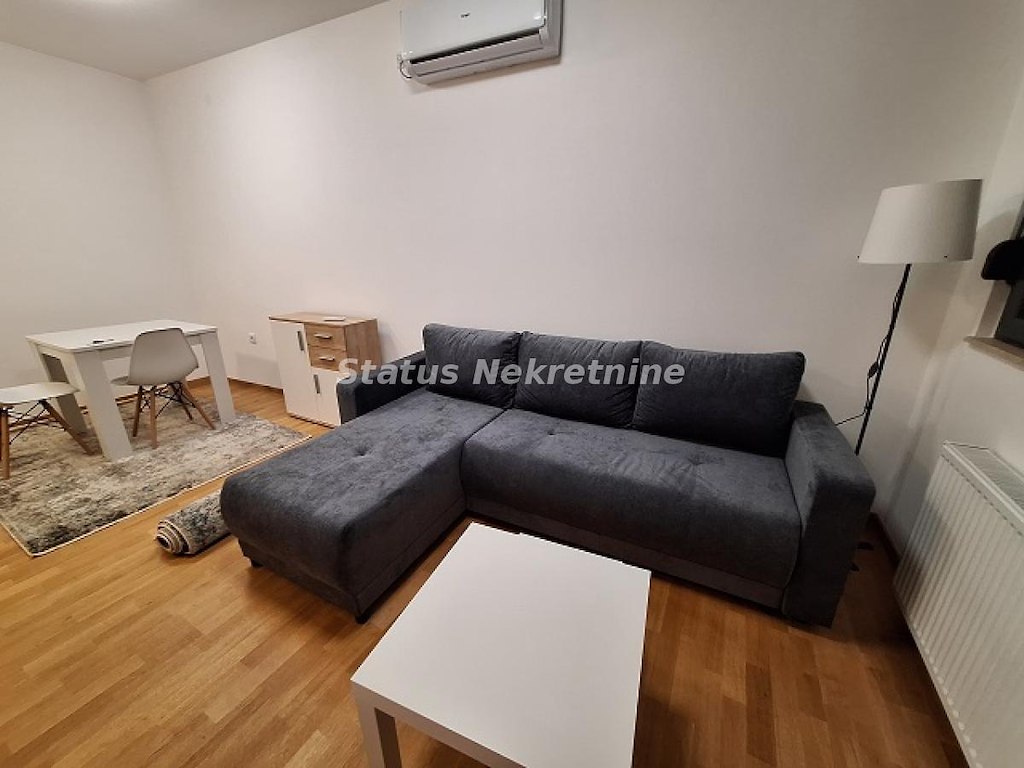 POTPUNO NOV, NEUSELJVAN, JEDNOIPOSOBAN STAN 40M2, CENTAR GRADA, 450EU