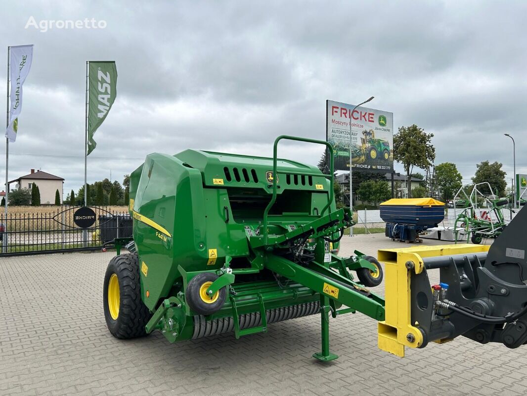 Nova John Deere F441M balirka za okrugle bale