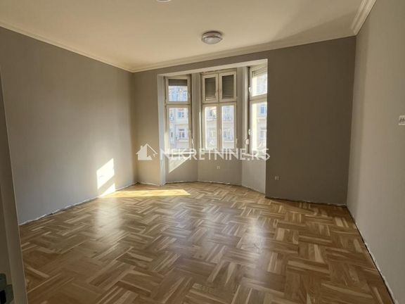 #48337, Izdavanje, P.P., CENTAR, 1400 EUR