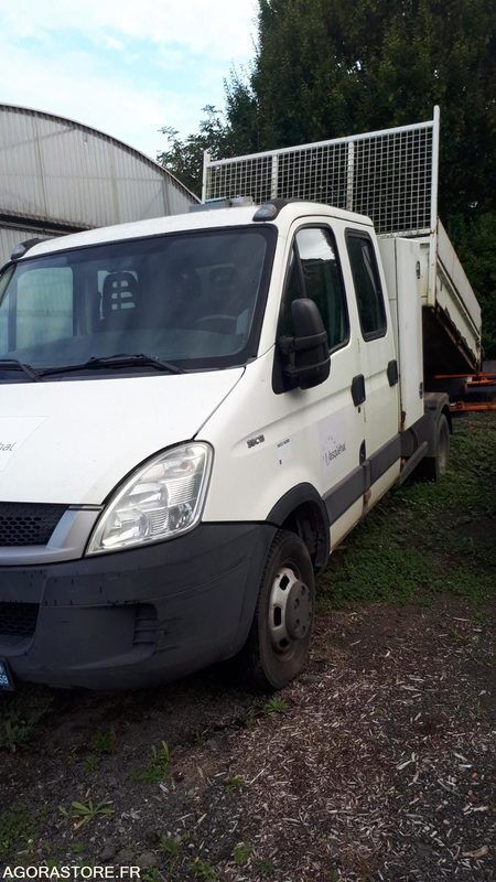 Prodaje se IVECO 35C13 kamion kiper < 3.5t na aukciji