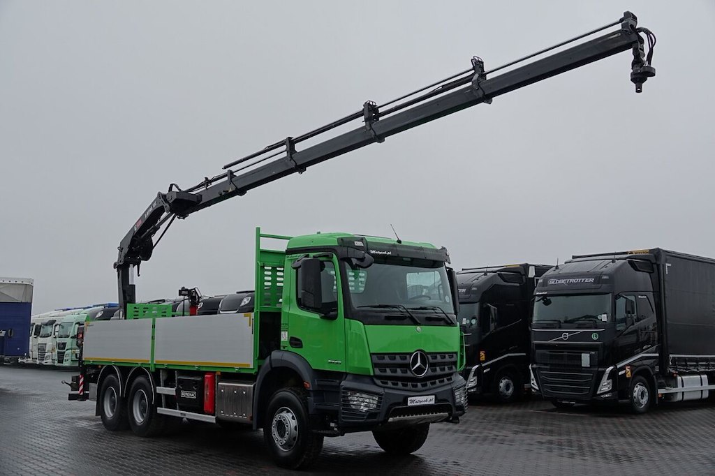 Mercedes-Benz AROCS 2636 / 6x4 / SKRZYNIOWY- 6,5 M / + HDS HIAB 4x wysów: 13 kamion s ravnom platformom