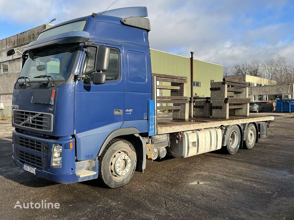 Prodaje se Volvo FH-440 Automatic kamion platforme na aukciji