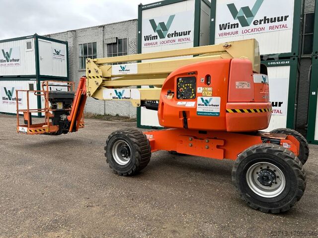 Artikulisan teleskopski bum lift
JLG 450 AJ