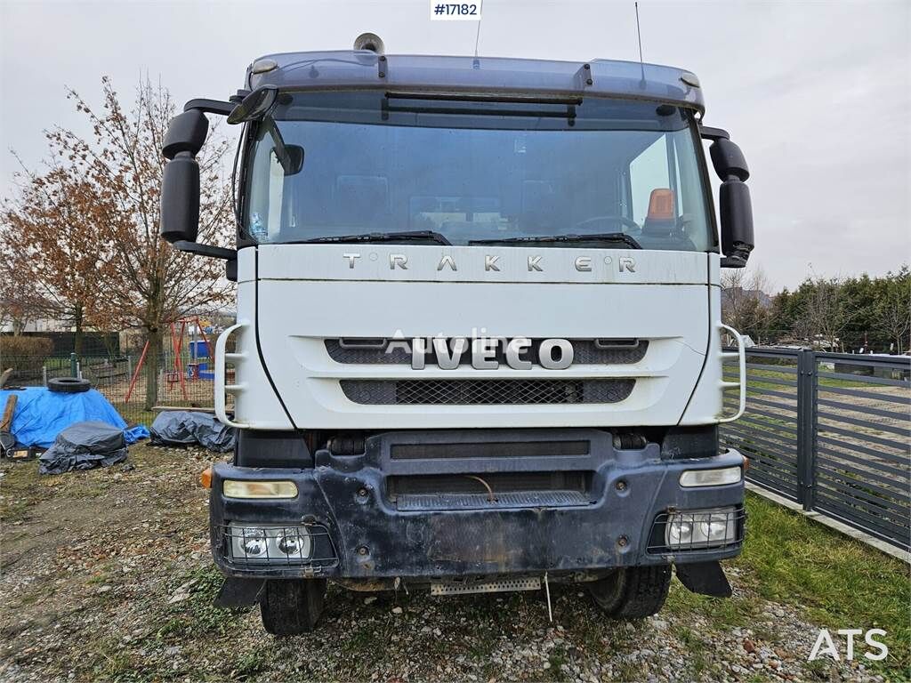 IVECO Trakker 410 kiper